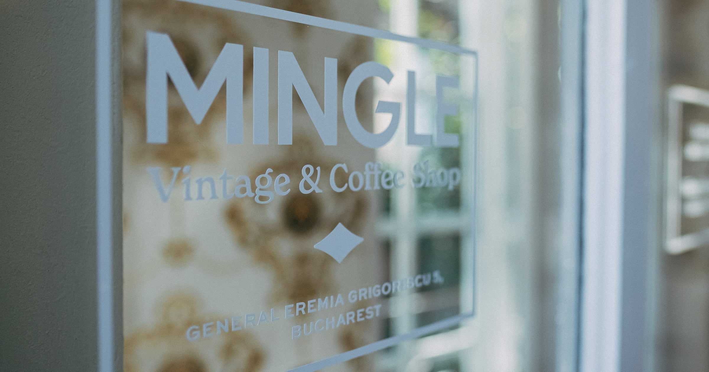 Mingle — Vintage & Coffee Shop